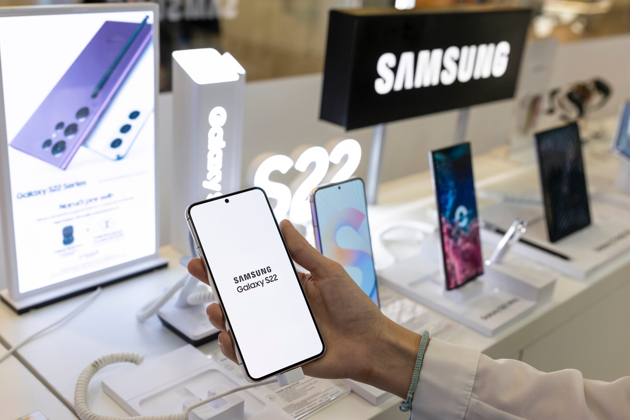 Harga Samsung Seri S Update 2023 & Spesifikasi Lengkapnya